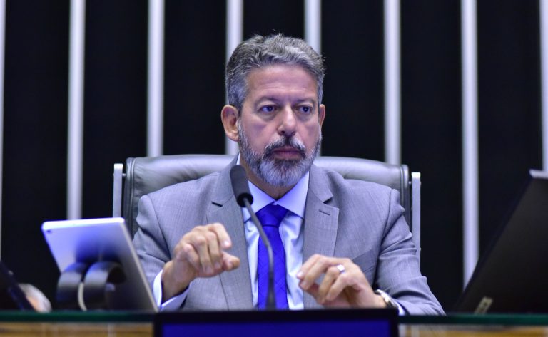 "Demos a resposta que nos cabia: mais e mais democracia", diz Lira ...